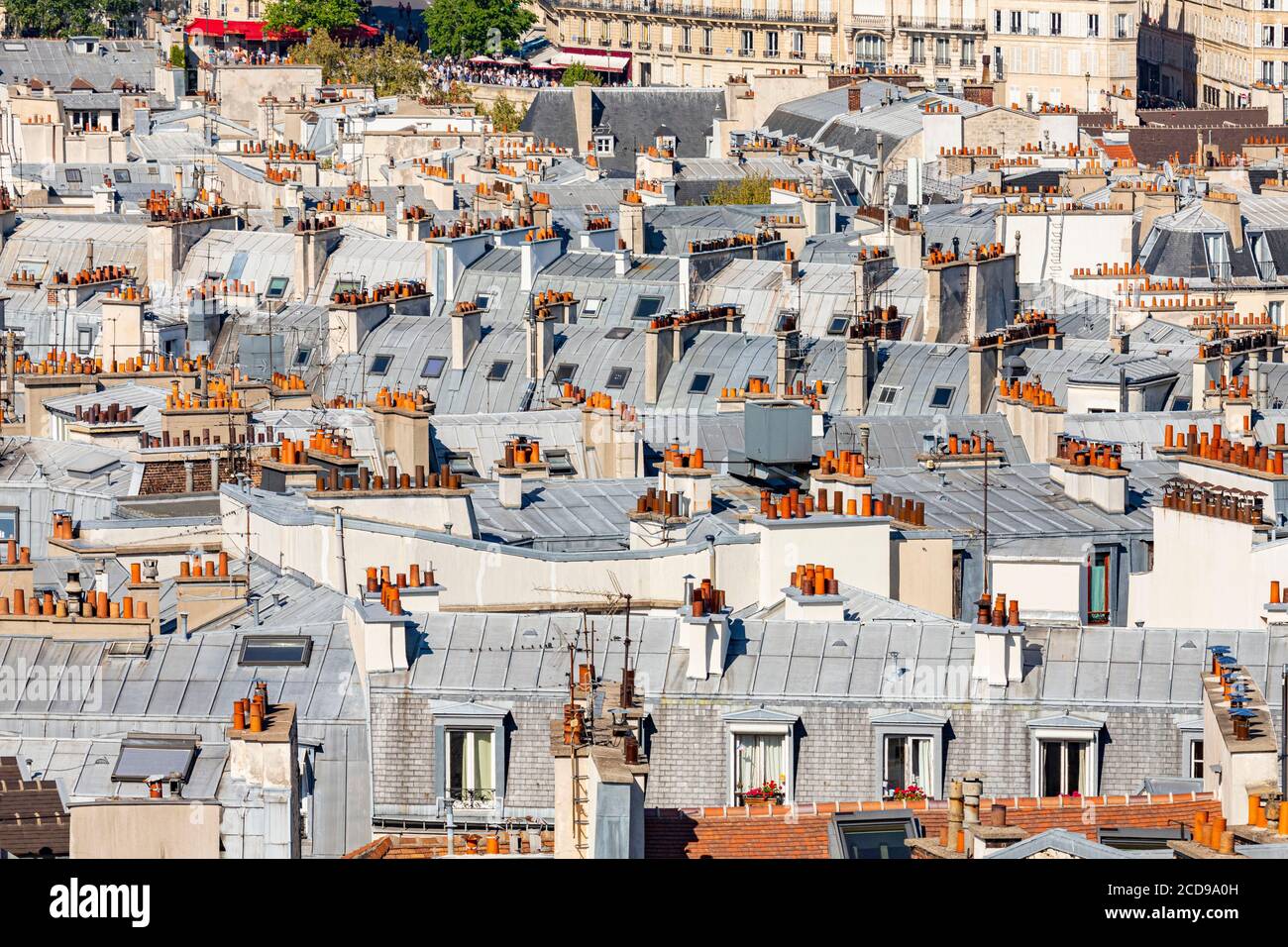 Rooftops of paris hi-res stock photography and images - Alamy