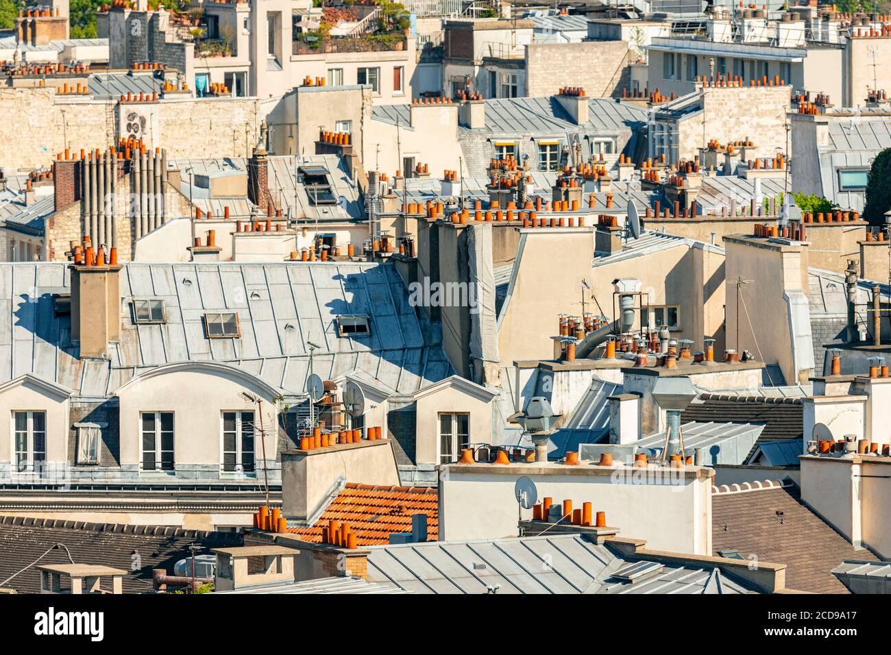Rooftops of paris hi-res stock photography and images - Alamy