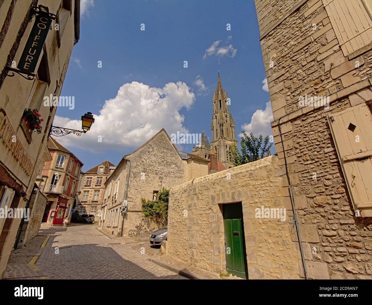 France senlis street town hi-res stock photography and images - Alamy