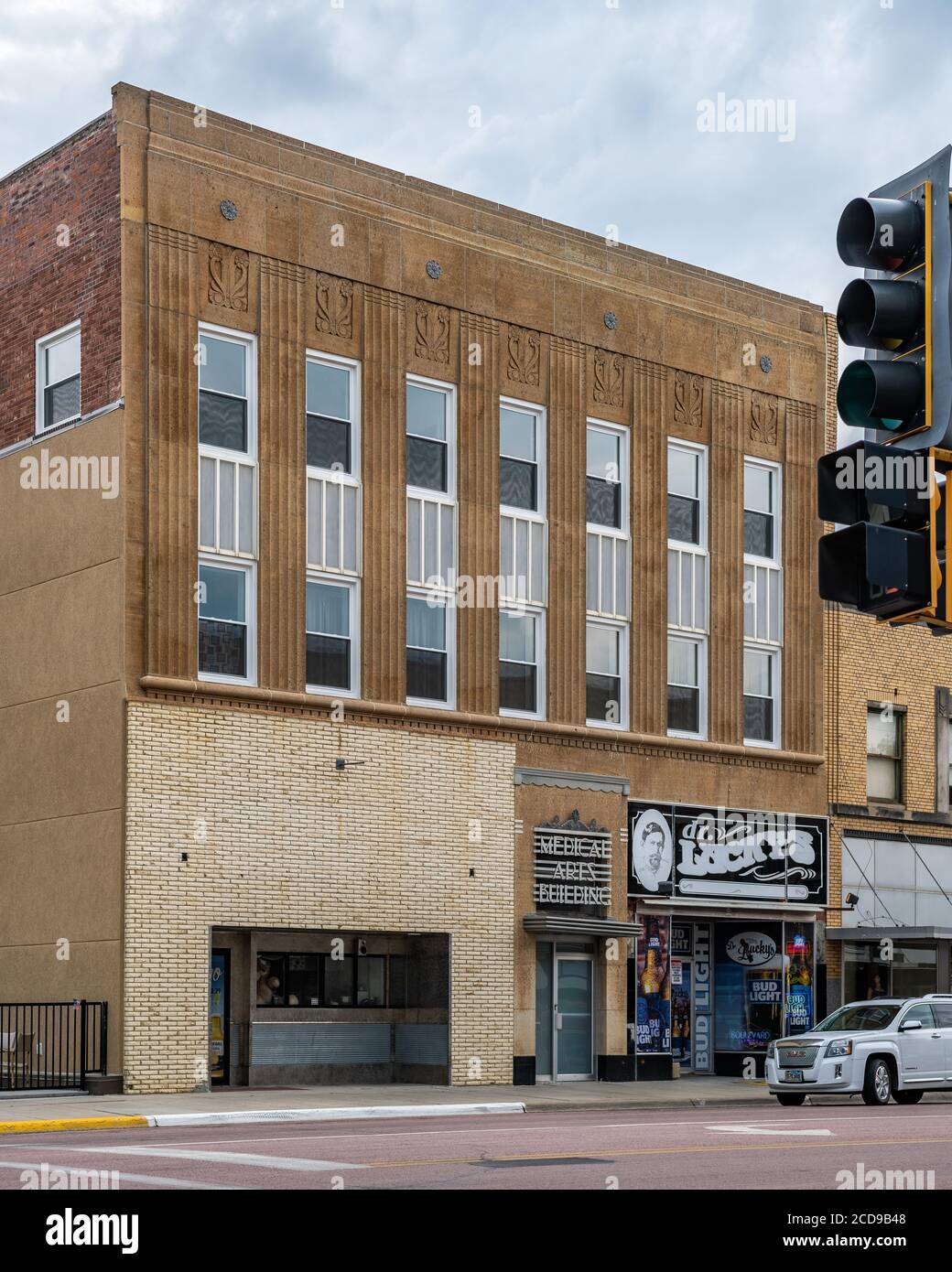 Art deco commercial building Stock Photo - Alamy