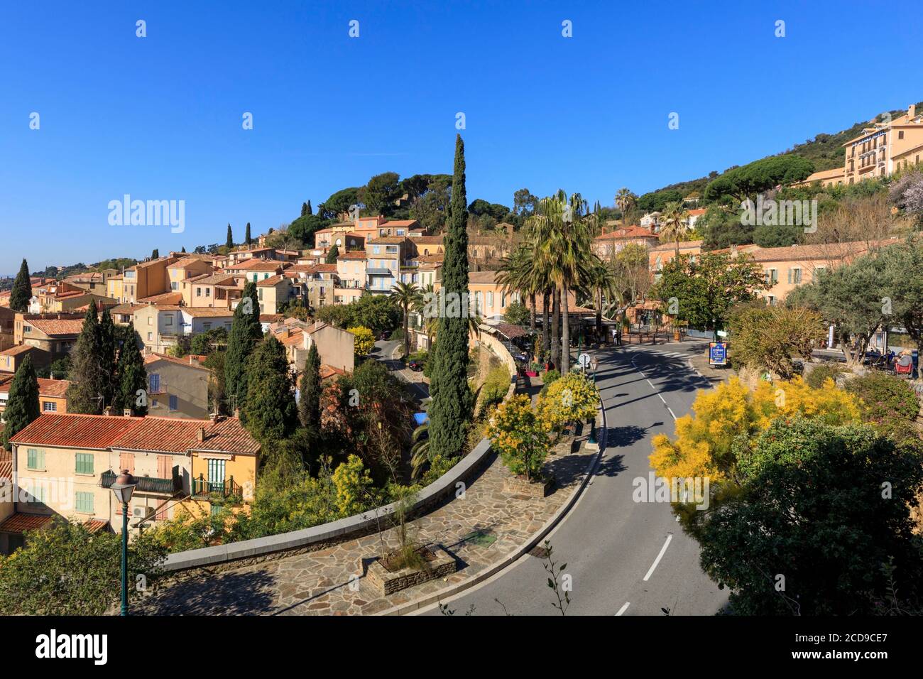 Bormes de mimosas hi-res stock photography and images - Alamy
