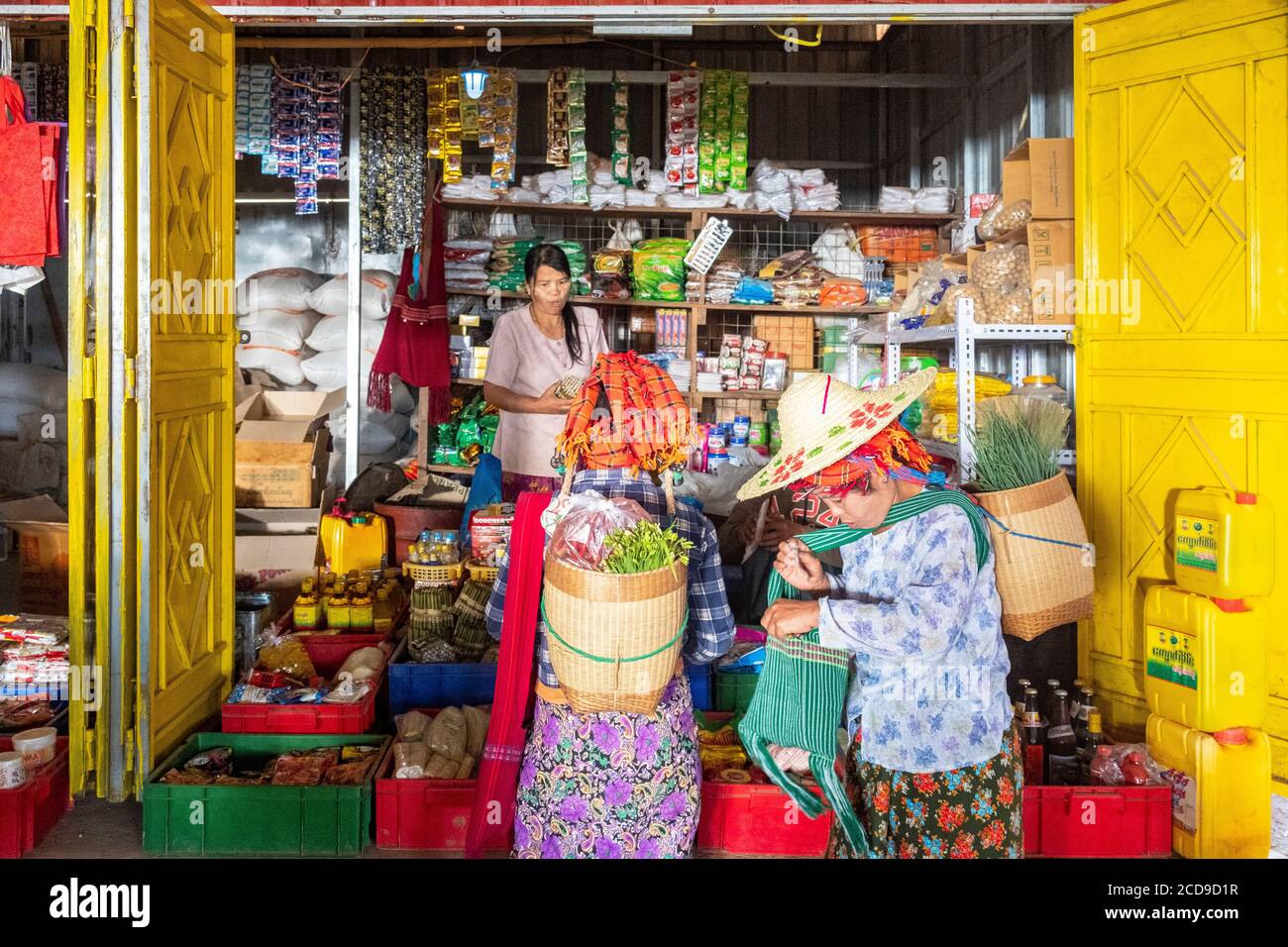 Myanmar (Burma), Shan State, Inle Lake, Thang Tau Village Market Stock ...