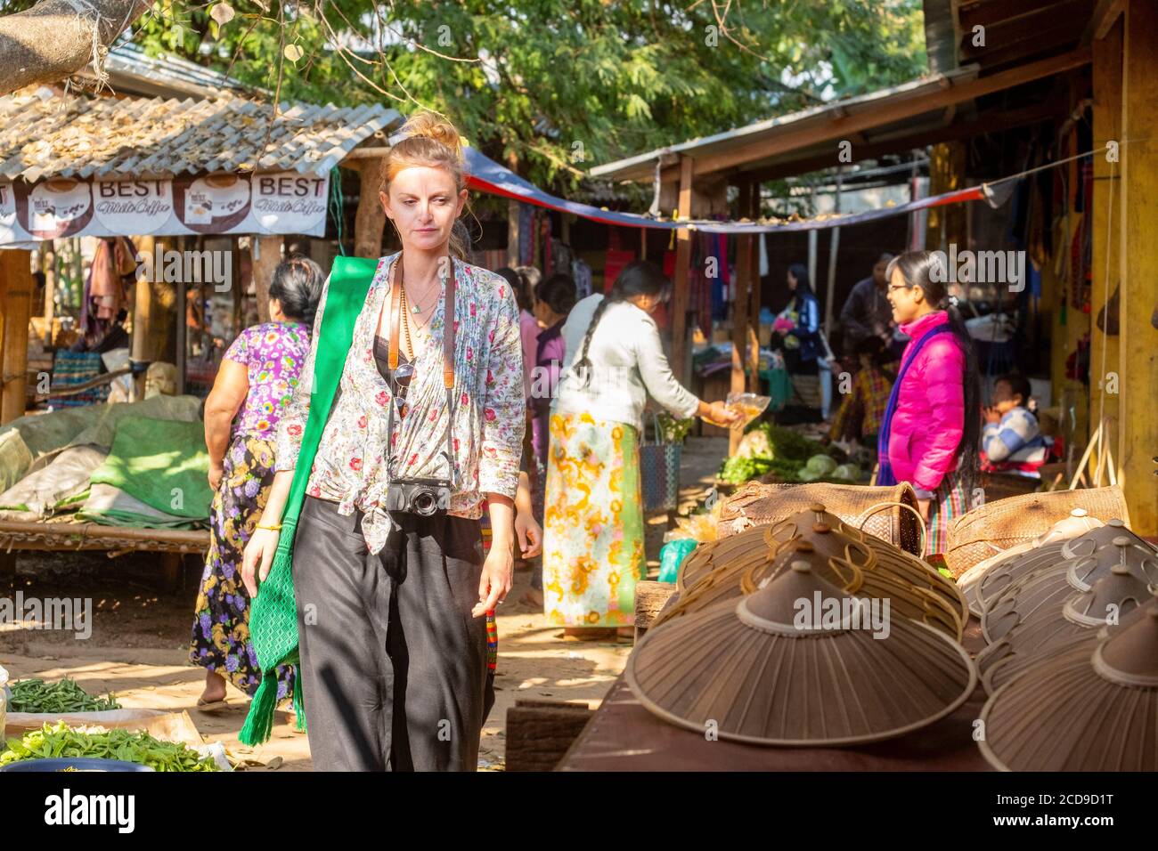 Myanmar (Burma), Shan State, Inle Lake, Market in Yawna Village Stock ...