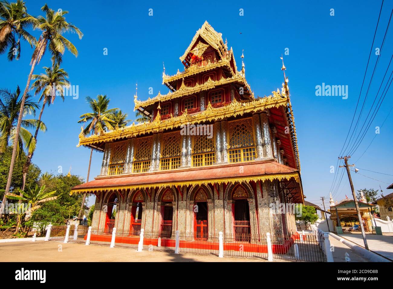 Myanmar (Burma), Mon State, surroundings of Mawlamyaine, U Na Auk Monastery, late 19th century ...