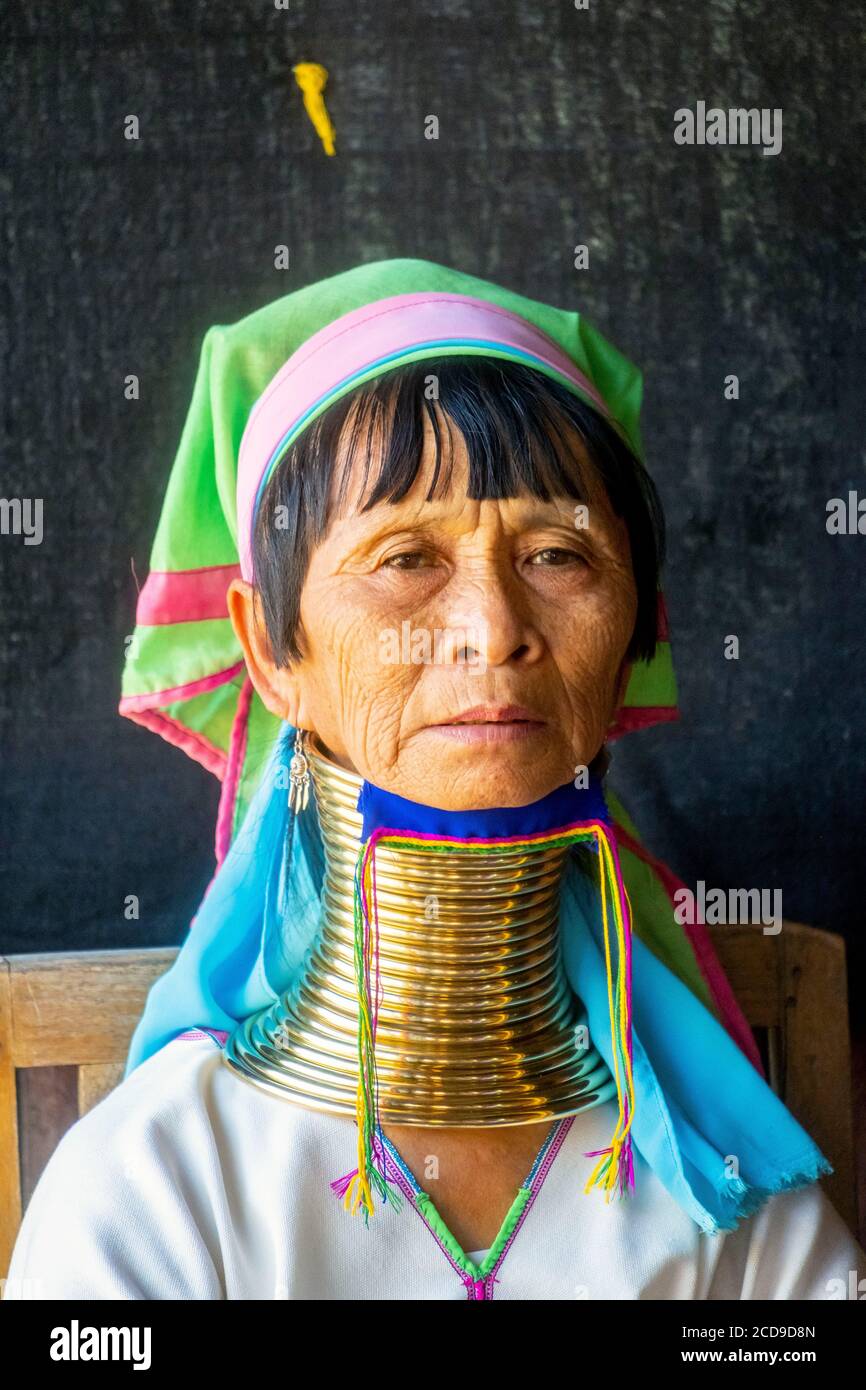 Giraffe woman hi-res stock photography and images - Alamy