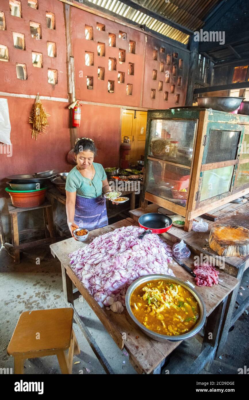 Myanmar (Burma), Mandalay region, restaurant cuisine Stock Photo - Alamy
