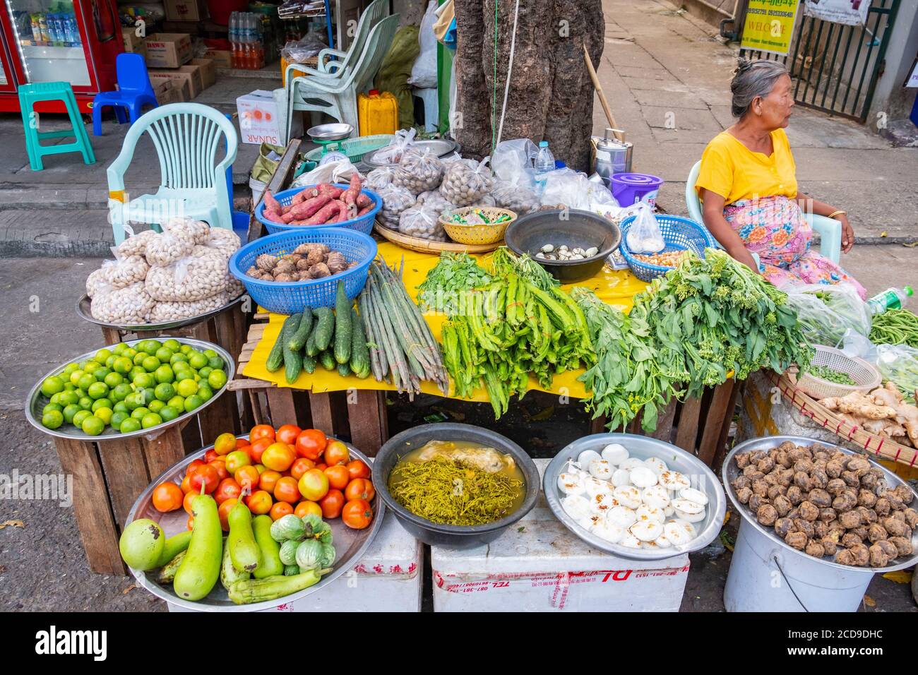 Bogyoke market hi-res stock photography and images - Alamy