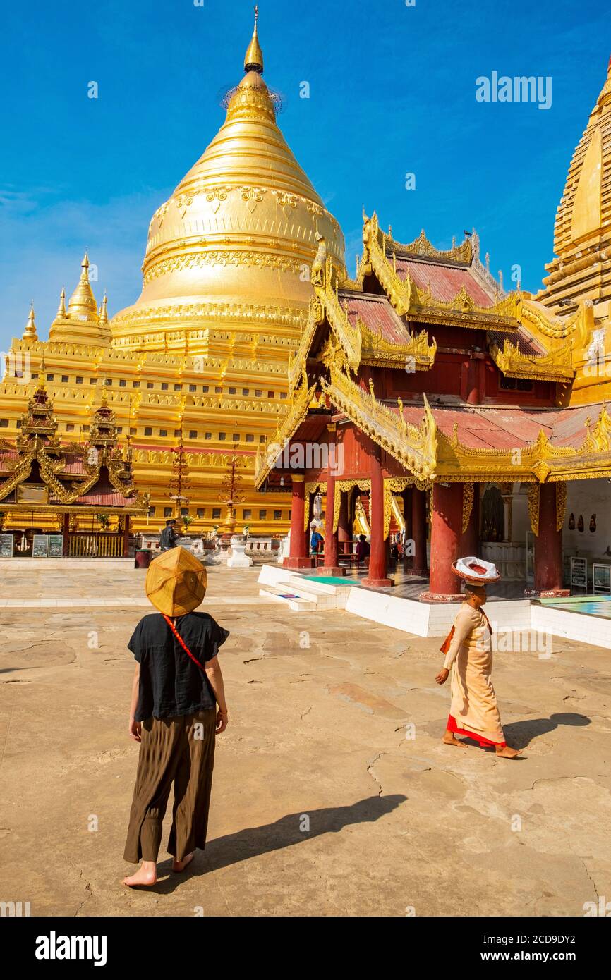 Bagan vertical architecture view myanmar hi-res stock photography and ...