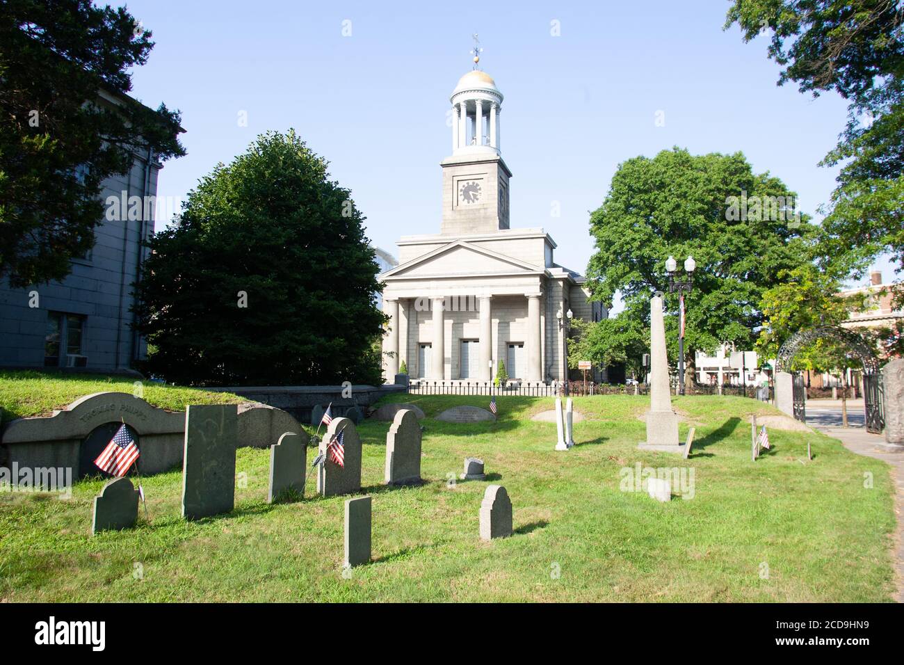 United first parish church cemetery hi-res stock photography and images ...