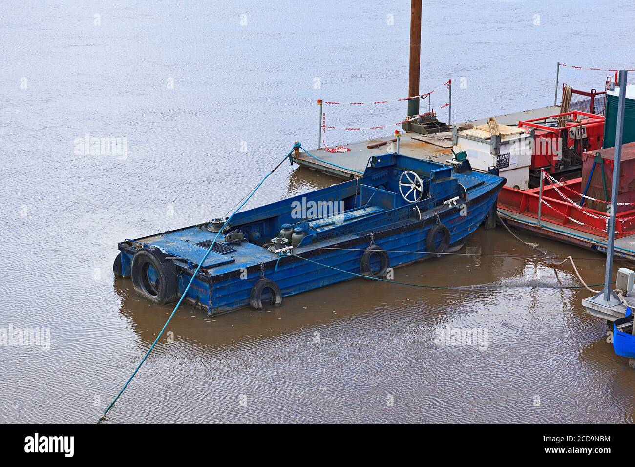 Pontoon mooring hi-res stock photography and images - Alamy