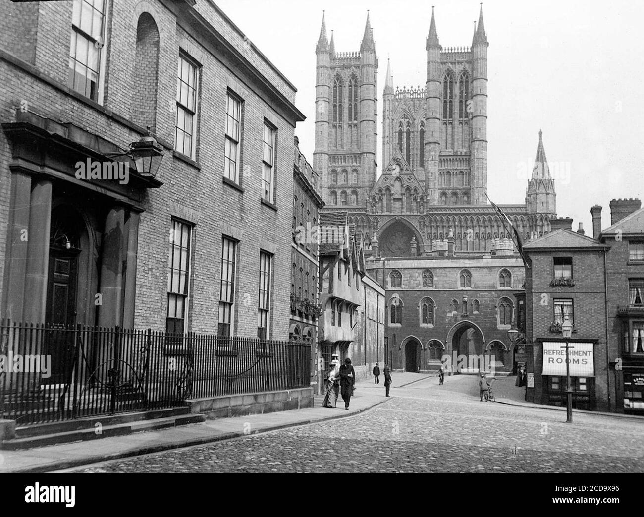 Lincoln Cathedral and Exchequer Gate from Castle Square early 1900s ...