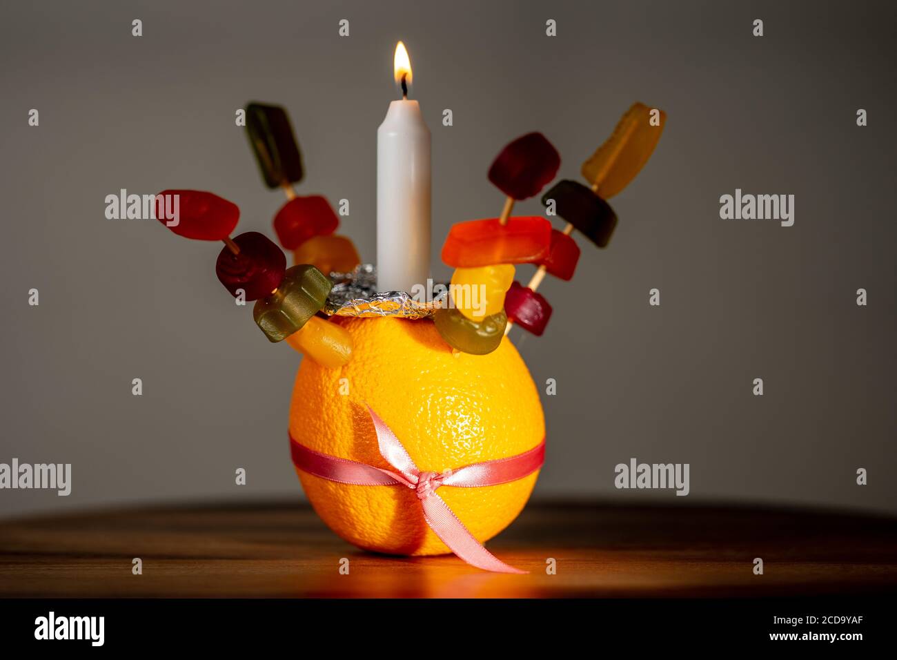 Christingle hi-res stock photography and images - Alamy
