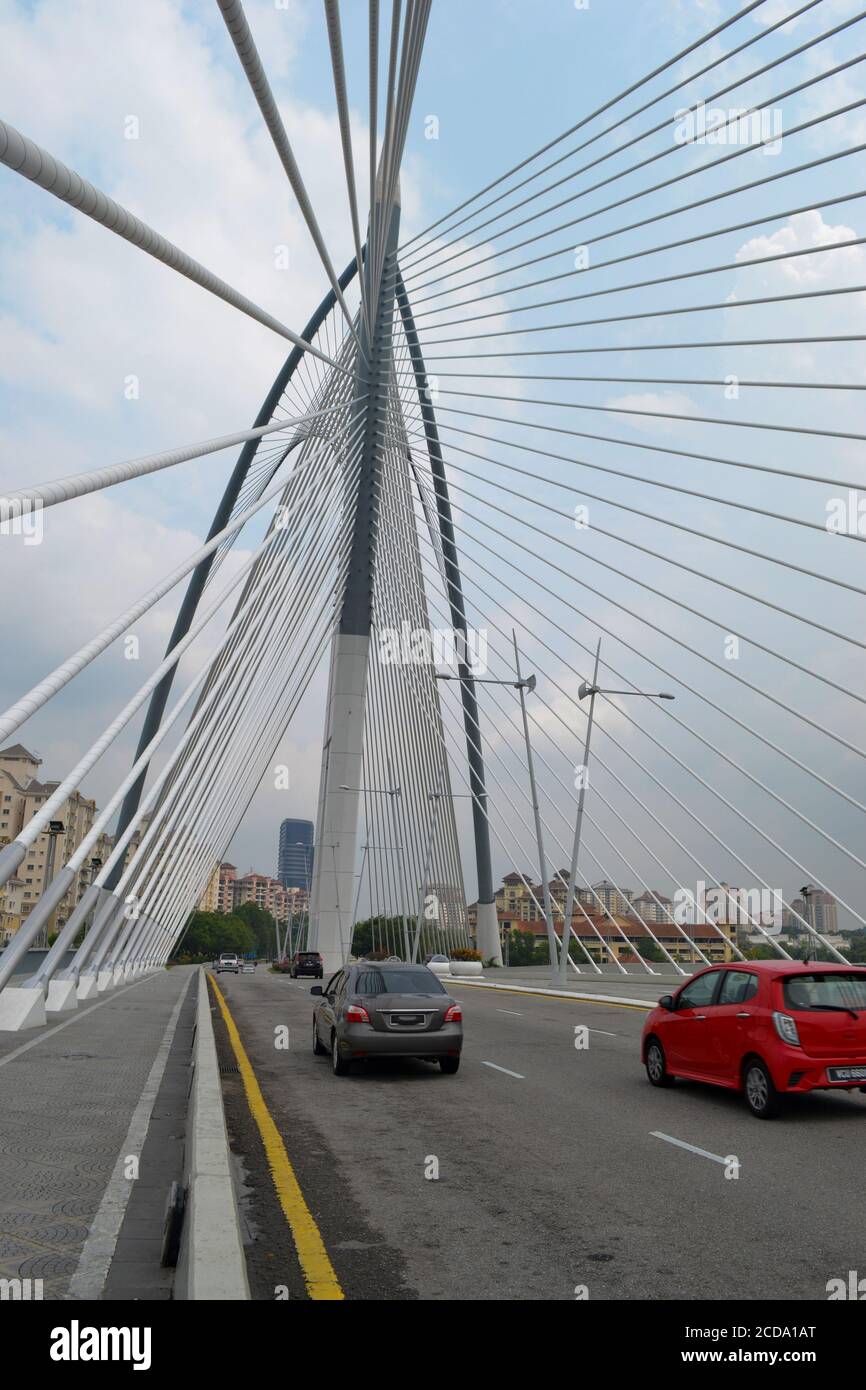 Putra Bridge is the main bridge in Putrajaya, Malaysia Stock Photo - Alamy