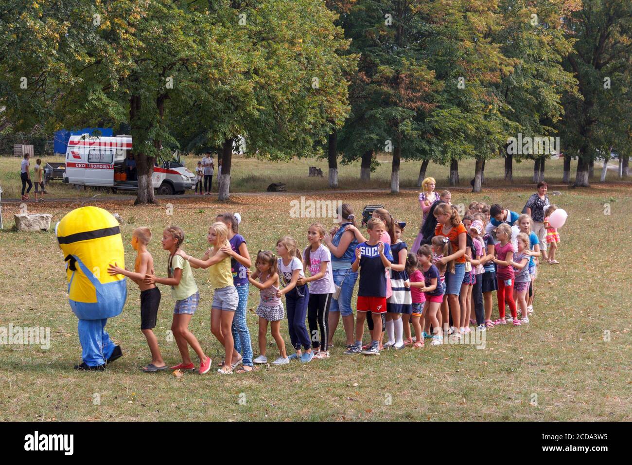 Minion costume hi-res stock photography and images - Alamy