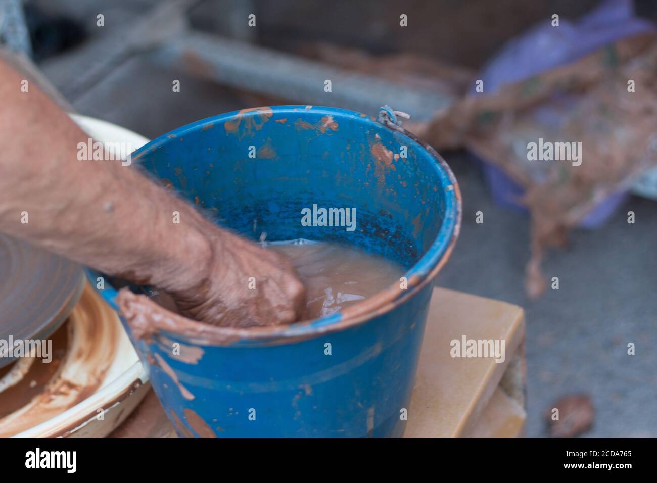 Potter making vessels hi-res stock photography and images - Alamy
