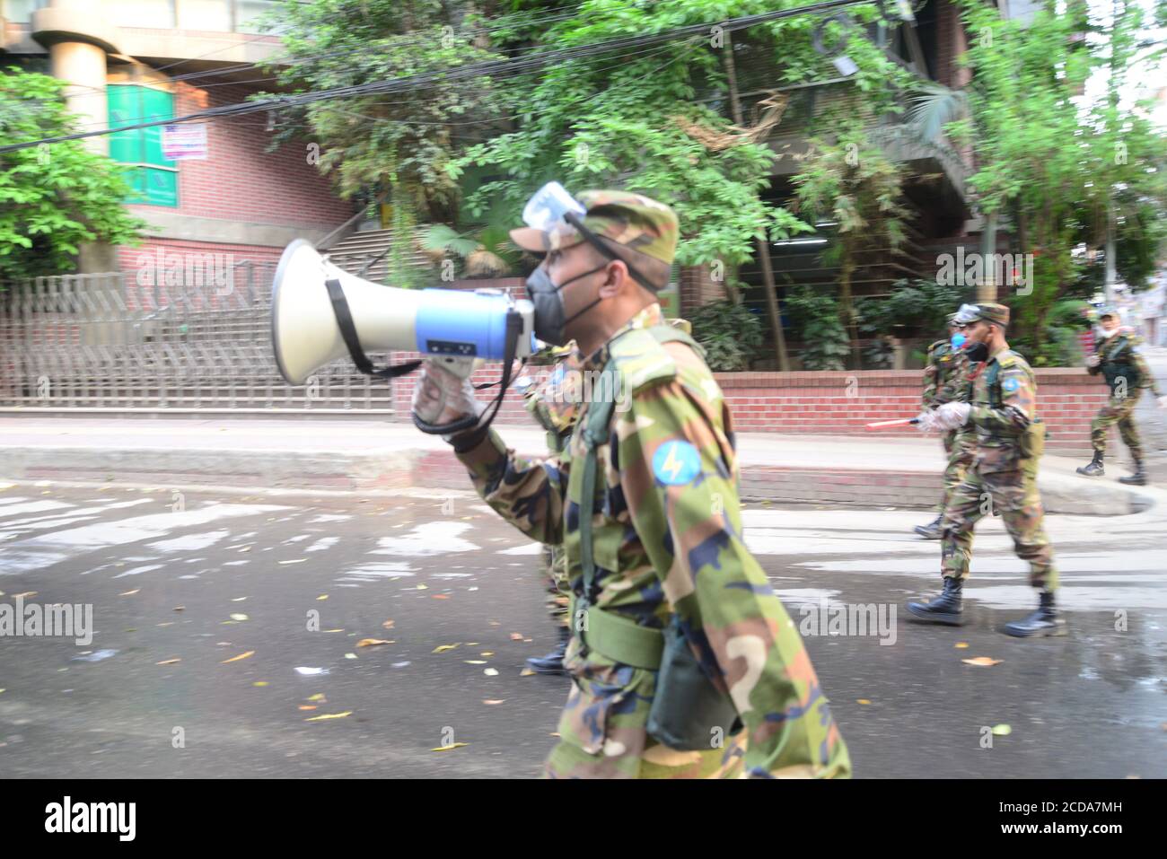 Bangladesh Army soldiers aware to general people for stay home as they ...