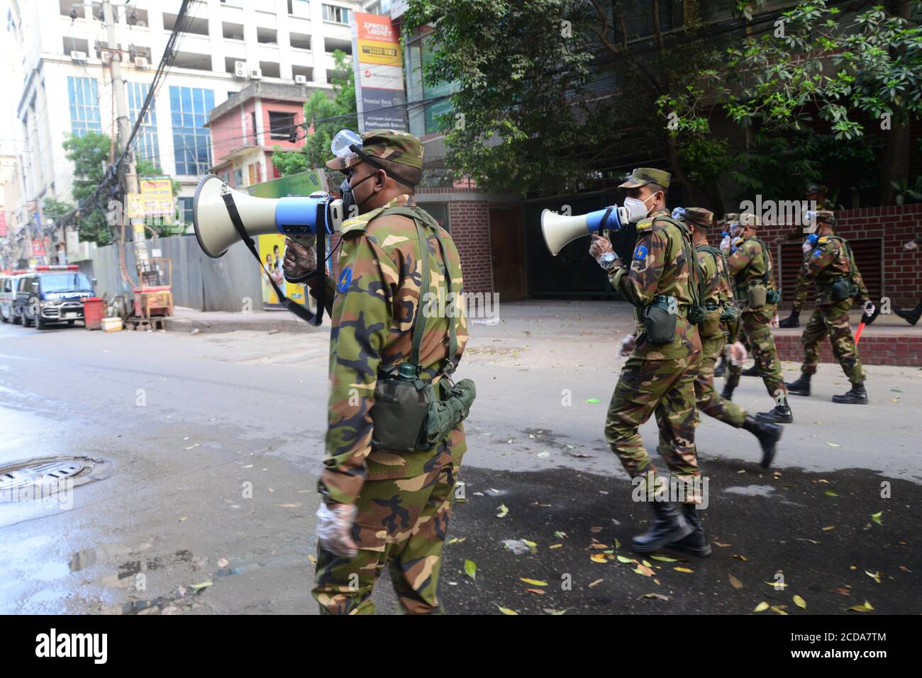 Bangladesh Army soldiers aware to general people for stay home as they ...