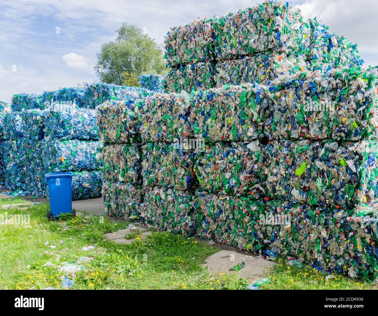 Pile of plastic waste for recycling Stock Photo - Alamy