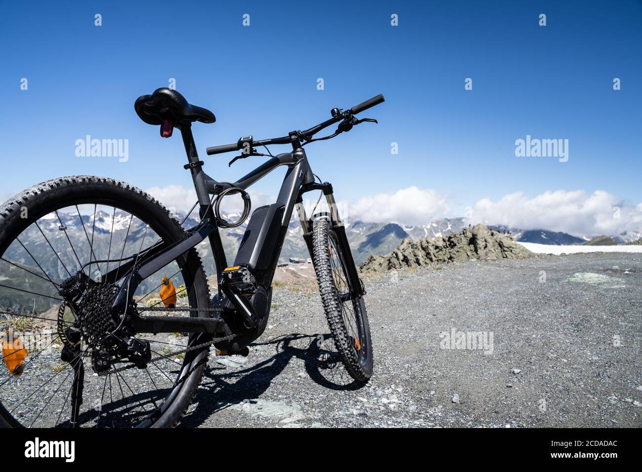 Mountain ebike hi-res stock photography and images - Alamy