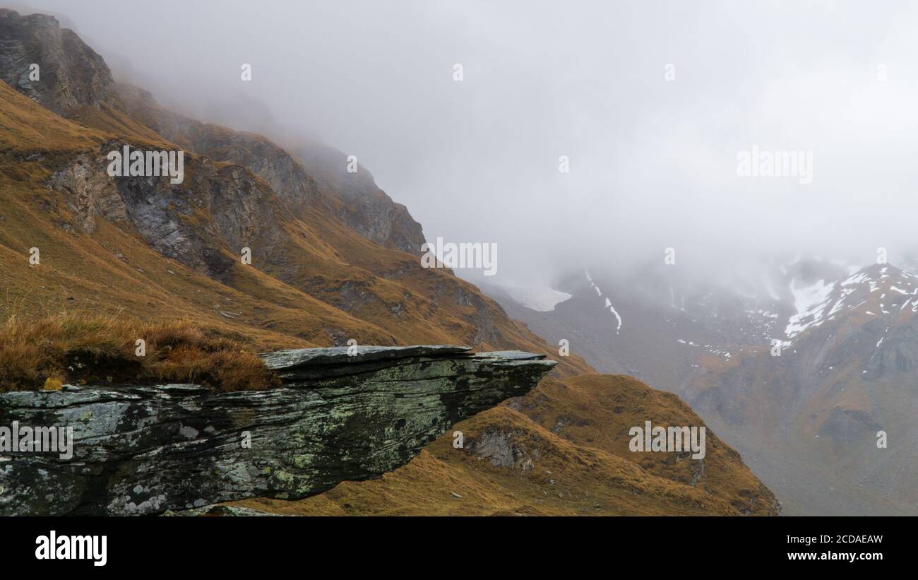 Outcrop view scene landscape hi-res stock photography and images - Alamy