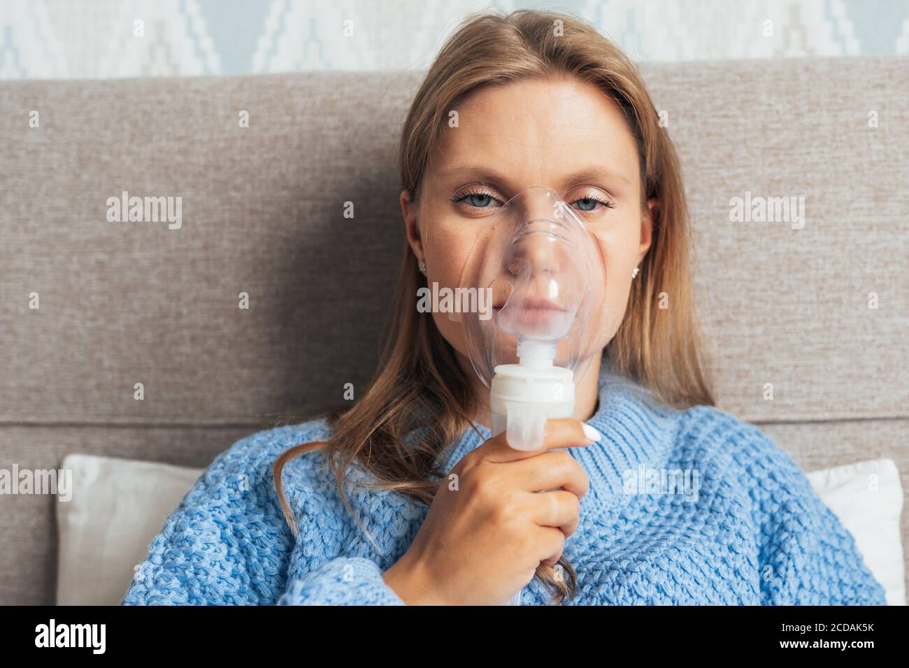 Inhaler mask hi-res stock photography and images - Alamy