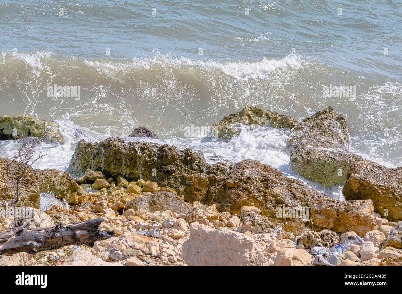 Sea water splashes against rocks hi-res stock photography and images ...
