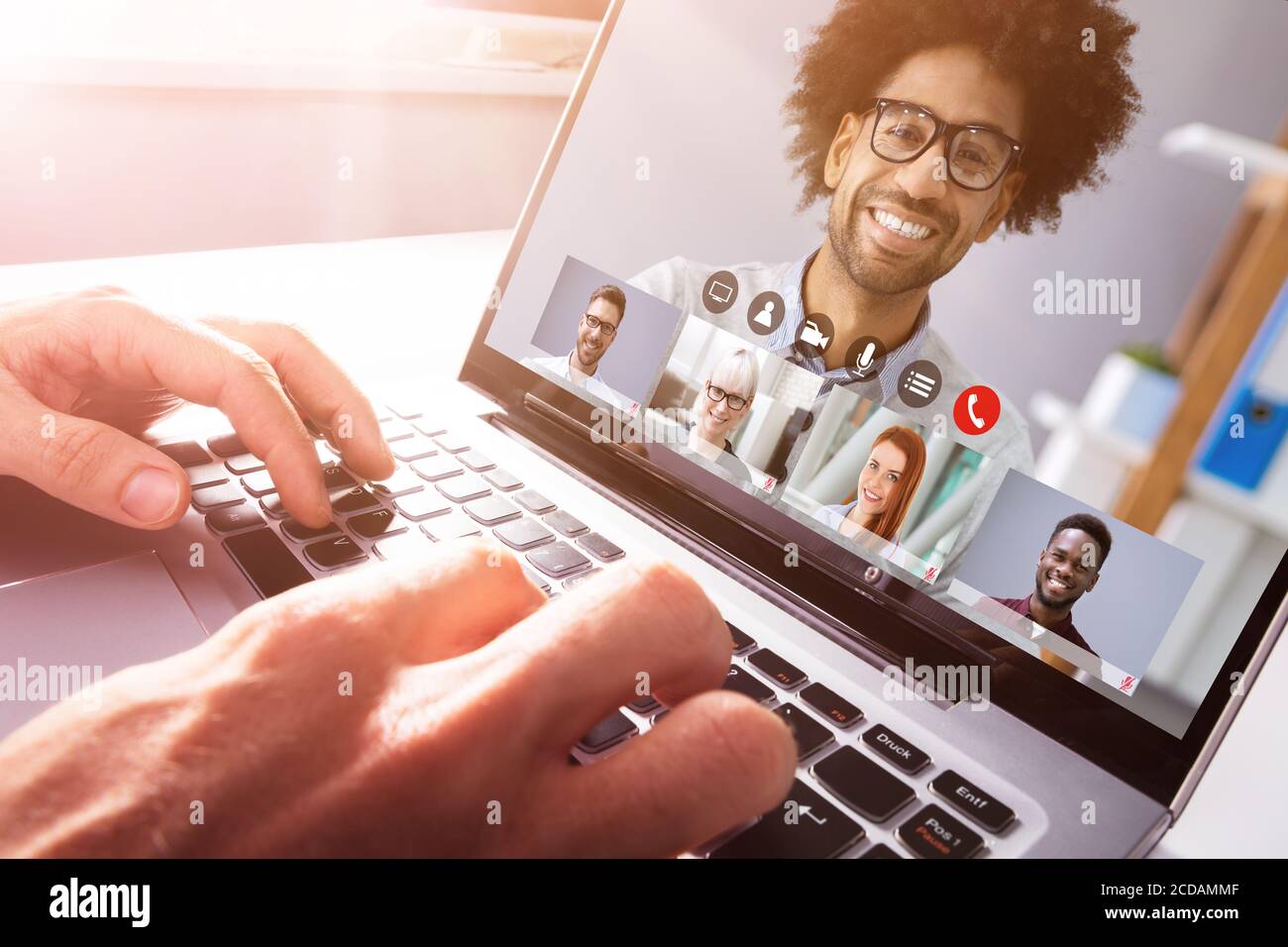 Videoconferencing meeting hi-res stock photography and images - Alamy