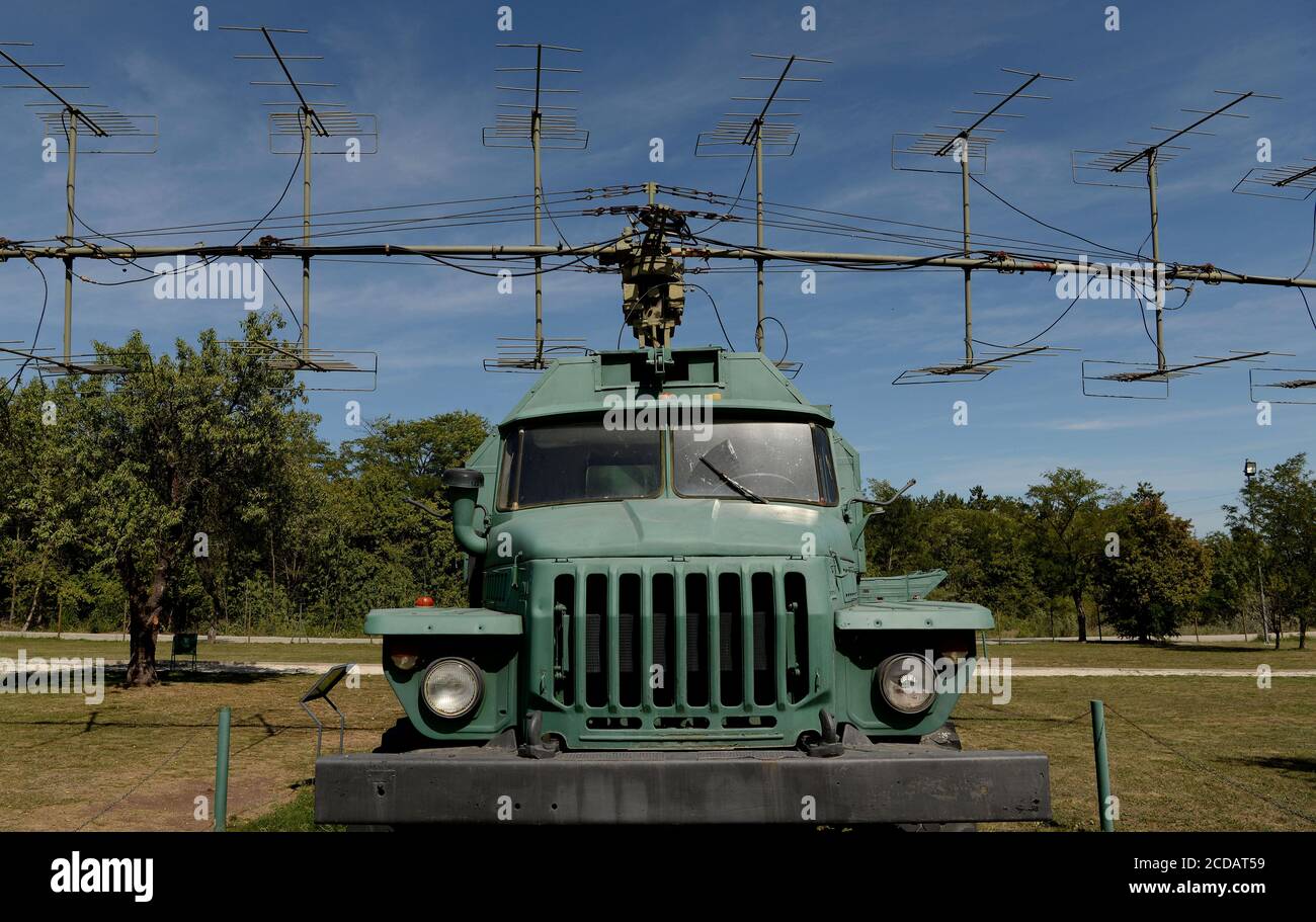 Mobile radar station hi-res stock photography and images - Alamy