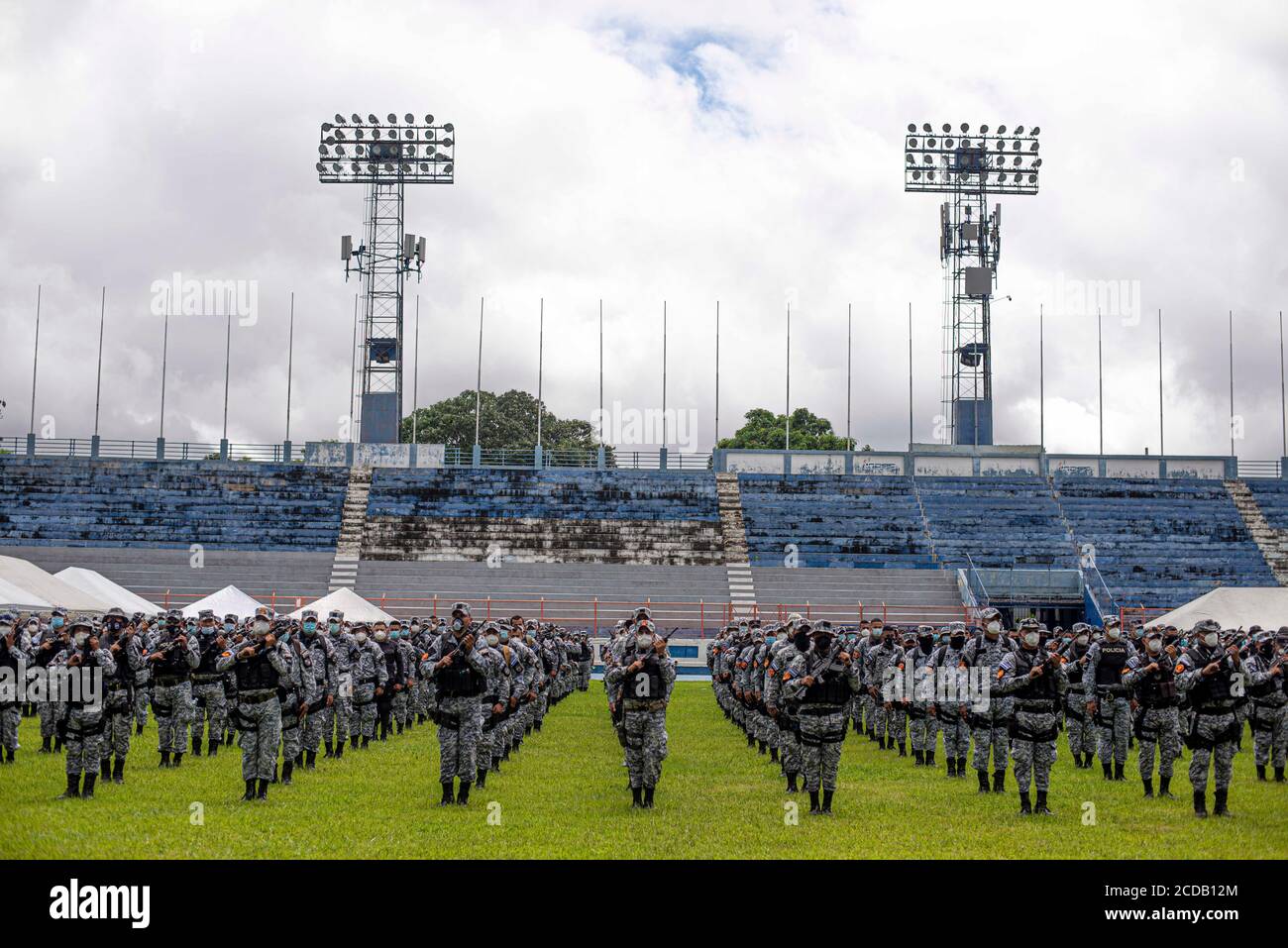 Military graduations hi-res stock photography and images - Alamy