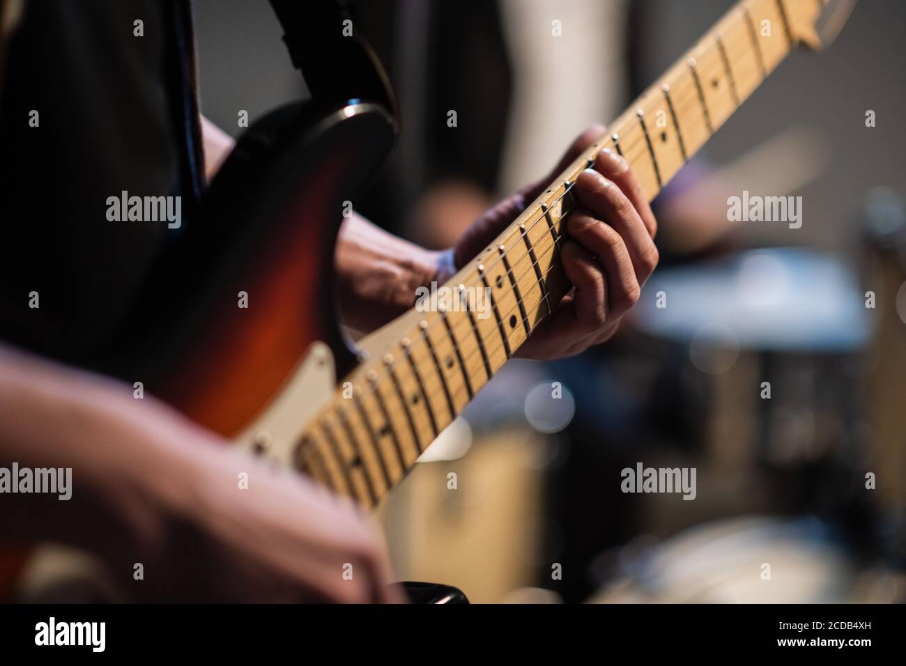 Guitar pluck close up hi-res stock photography and images - Alamy