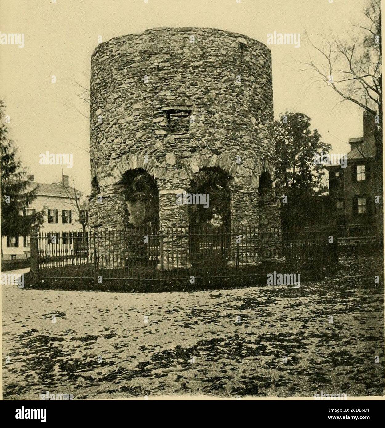 Four foundation pillars hi-res stock photography and images - Alamy