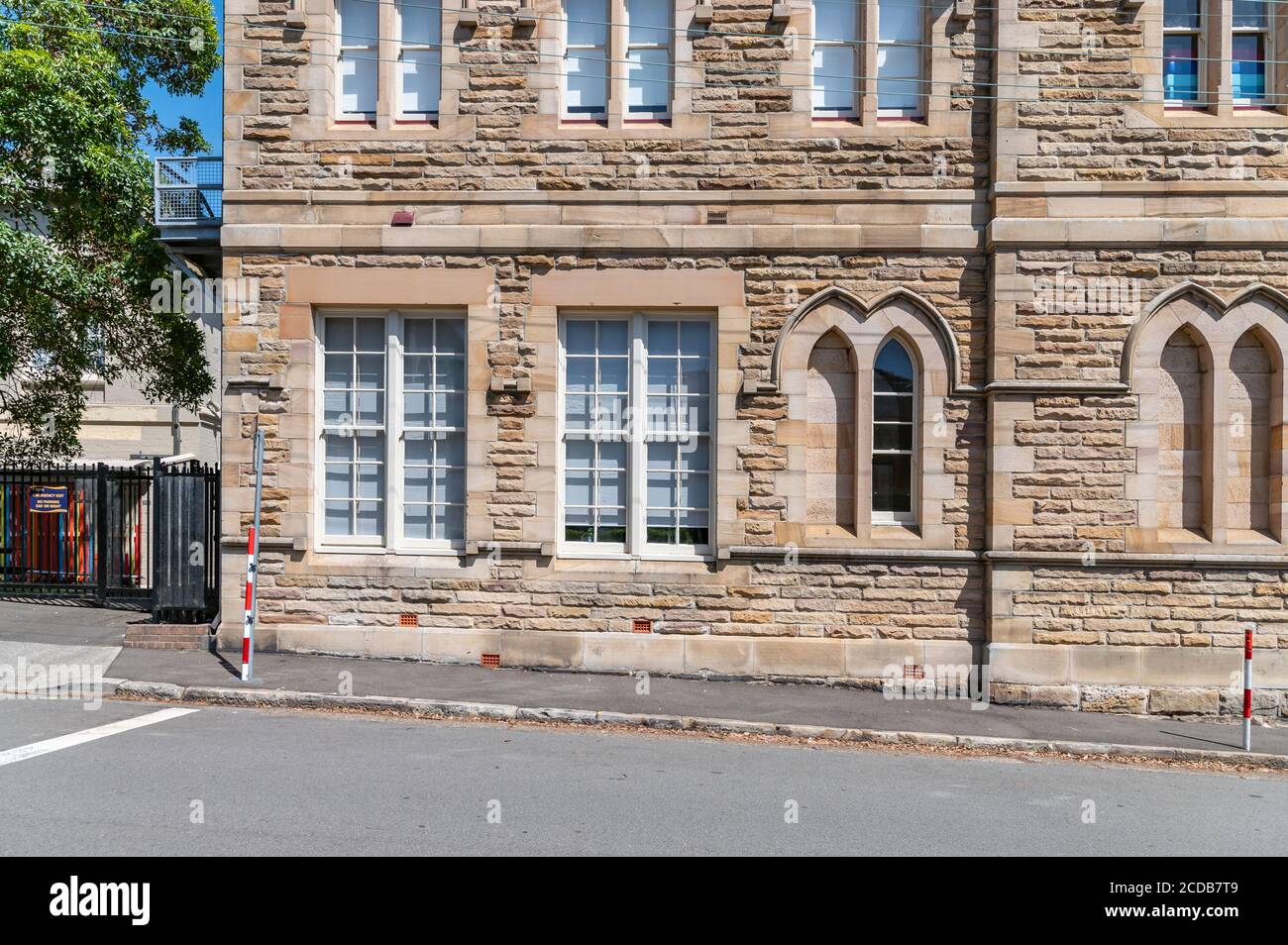 Sandstone primary school hi-res stock photography and images - Alamy