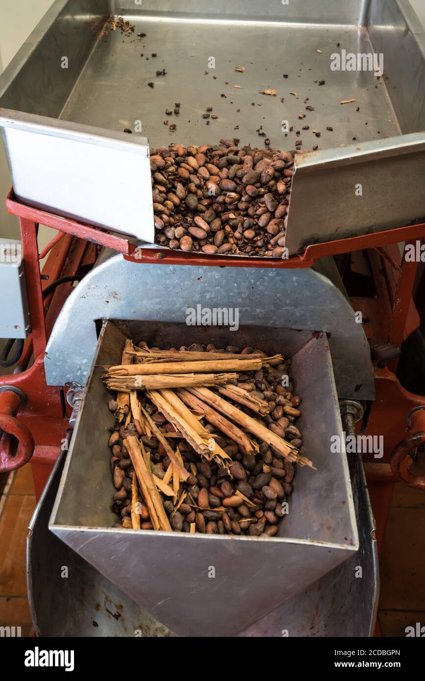 Mesoamerica cacao hi-res stock photography and images - Alamy