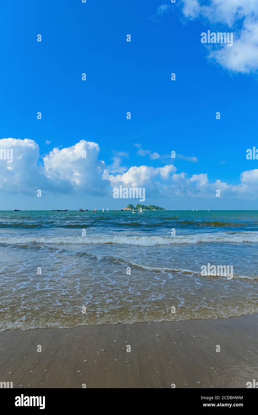 Tropical paradise vertical composition hi-res stock photography and ...