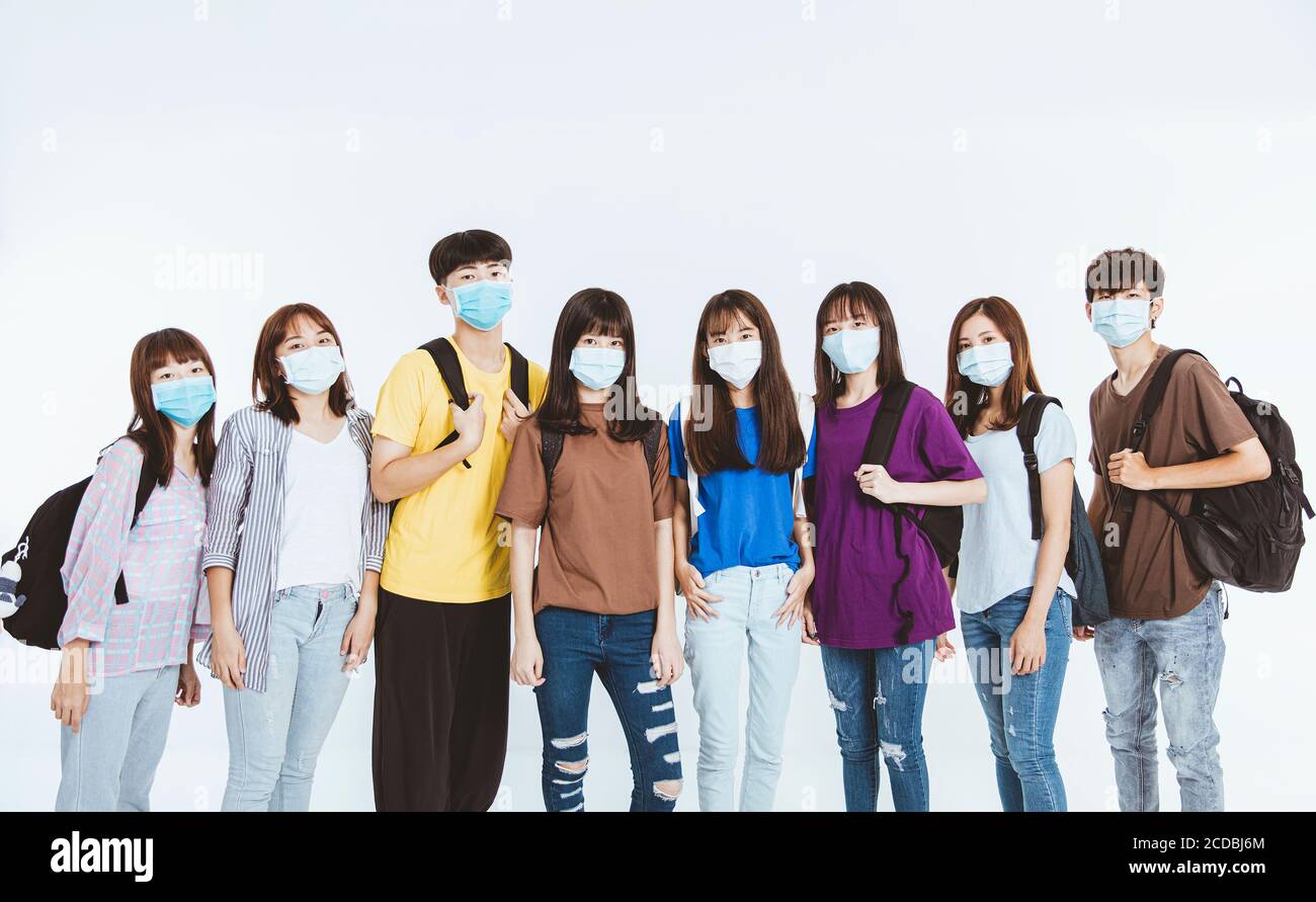 Group of people wearing mask hi-res stock photography and images - Alamy