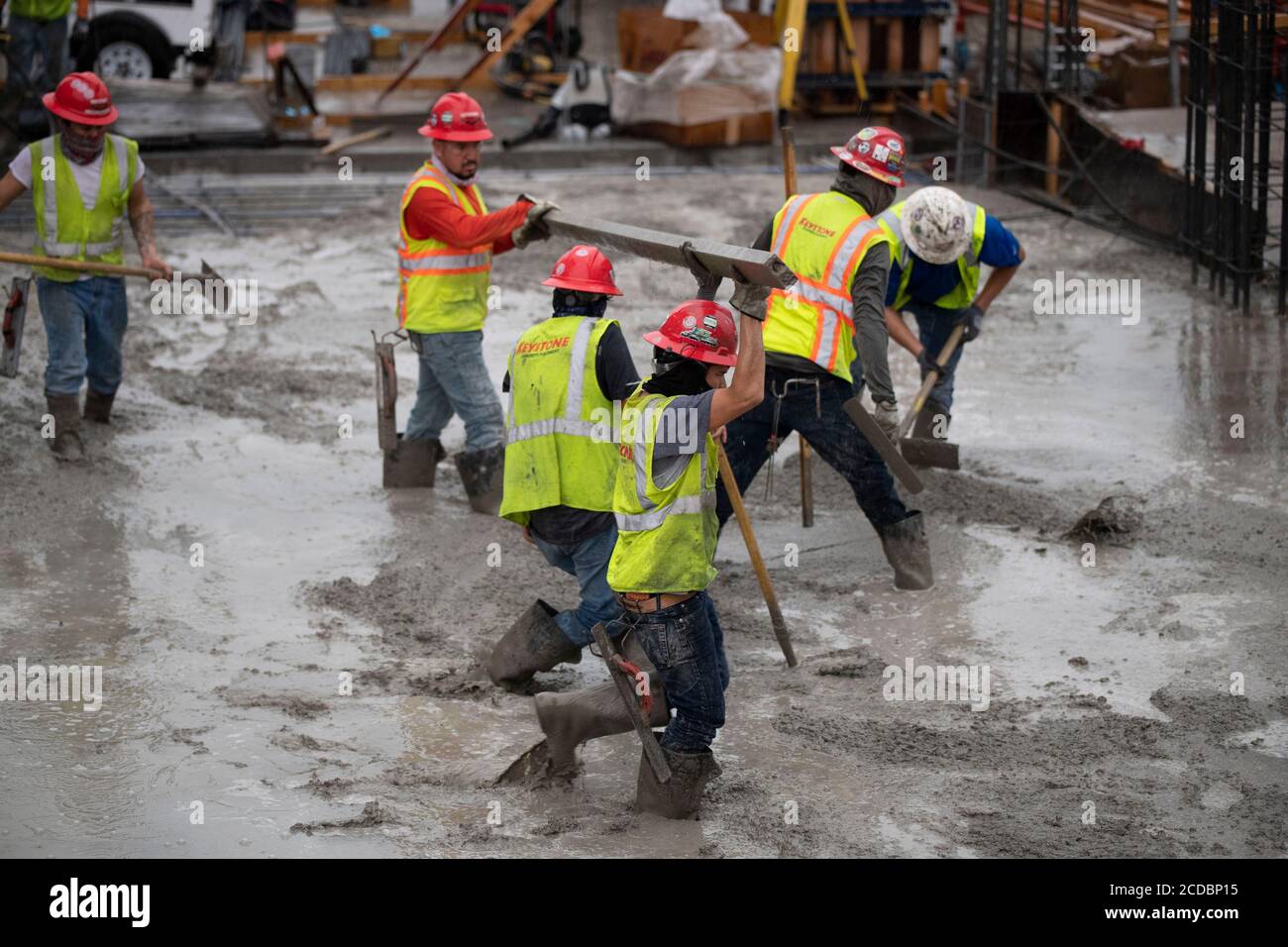 Concrete high rise construction hi-res stock photography and images - Alamy