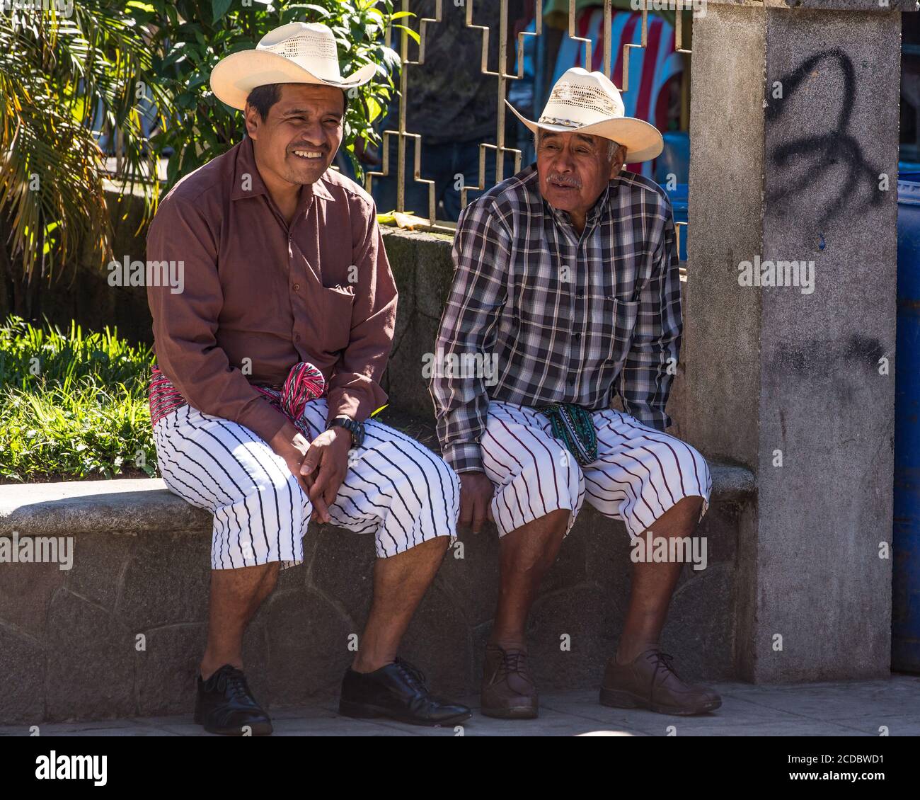 Native american father and son hi-res stock photography and images - Alamy