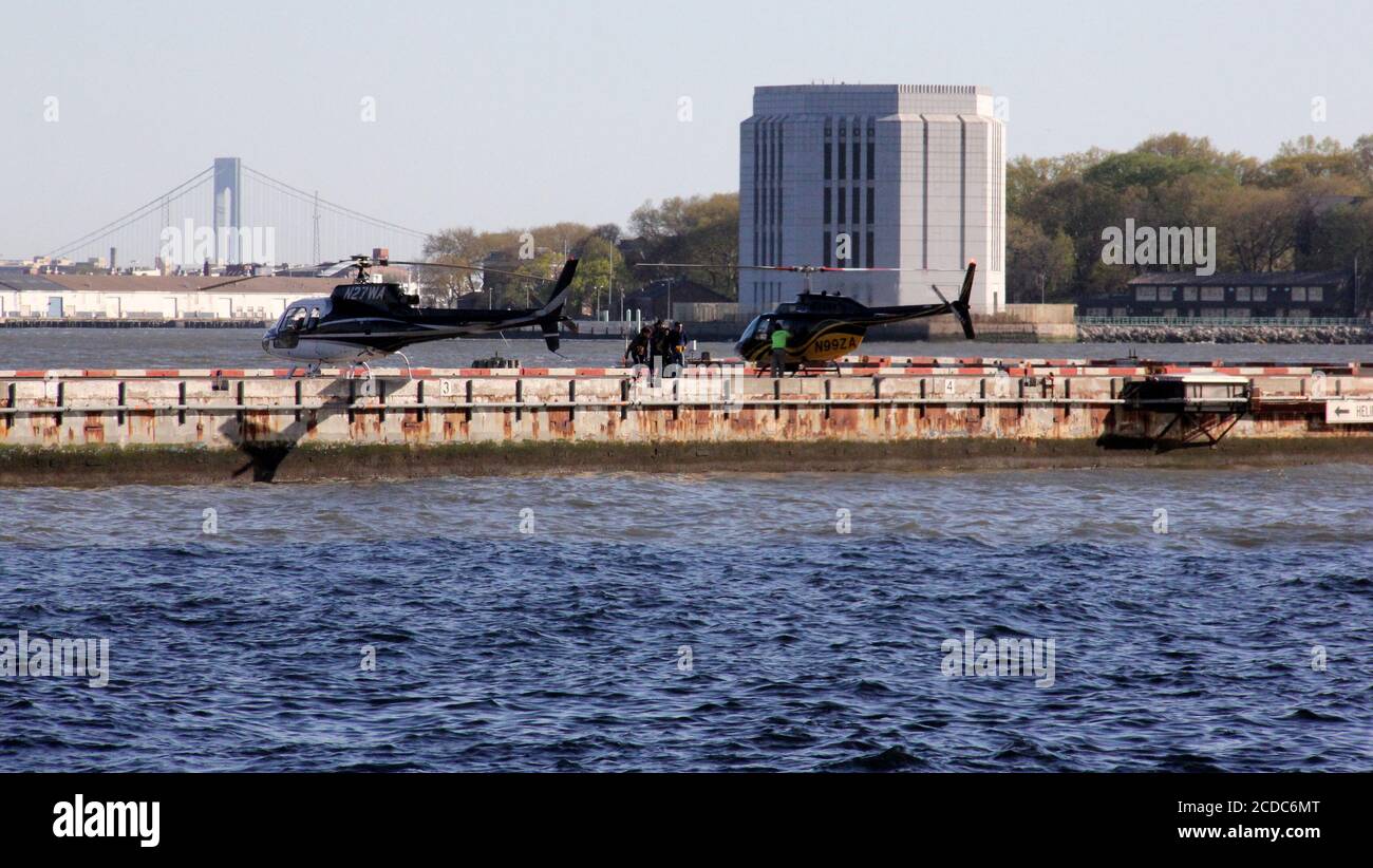 Heliport tower hi-res stock photography and images - Alamy