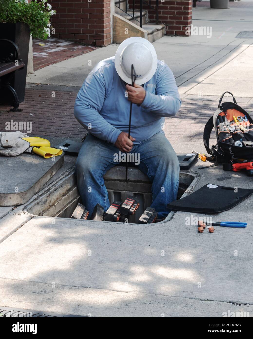 Doing repair work hi-res stock photography and images - Alamy