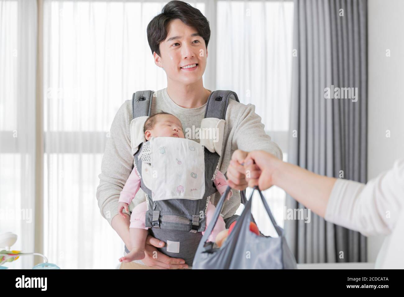 Delivery father newborn hi-res stock photography and images - Alamy