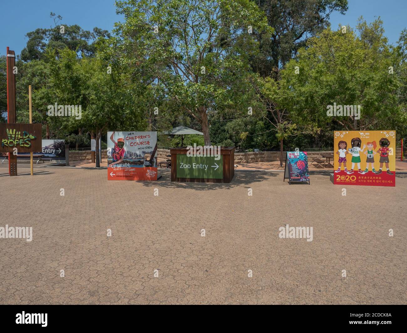 Zoo Entry High Resolution Stock Photography and Images - Alamy