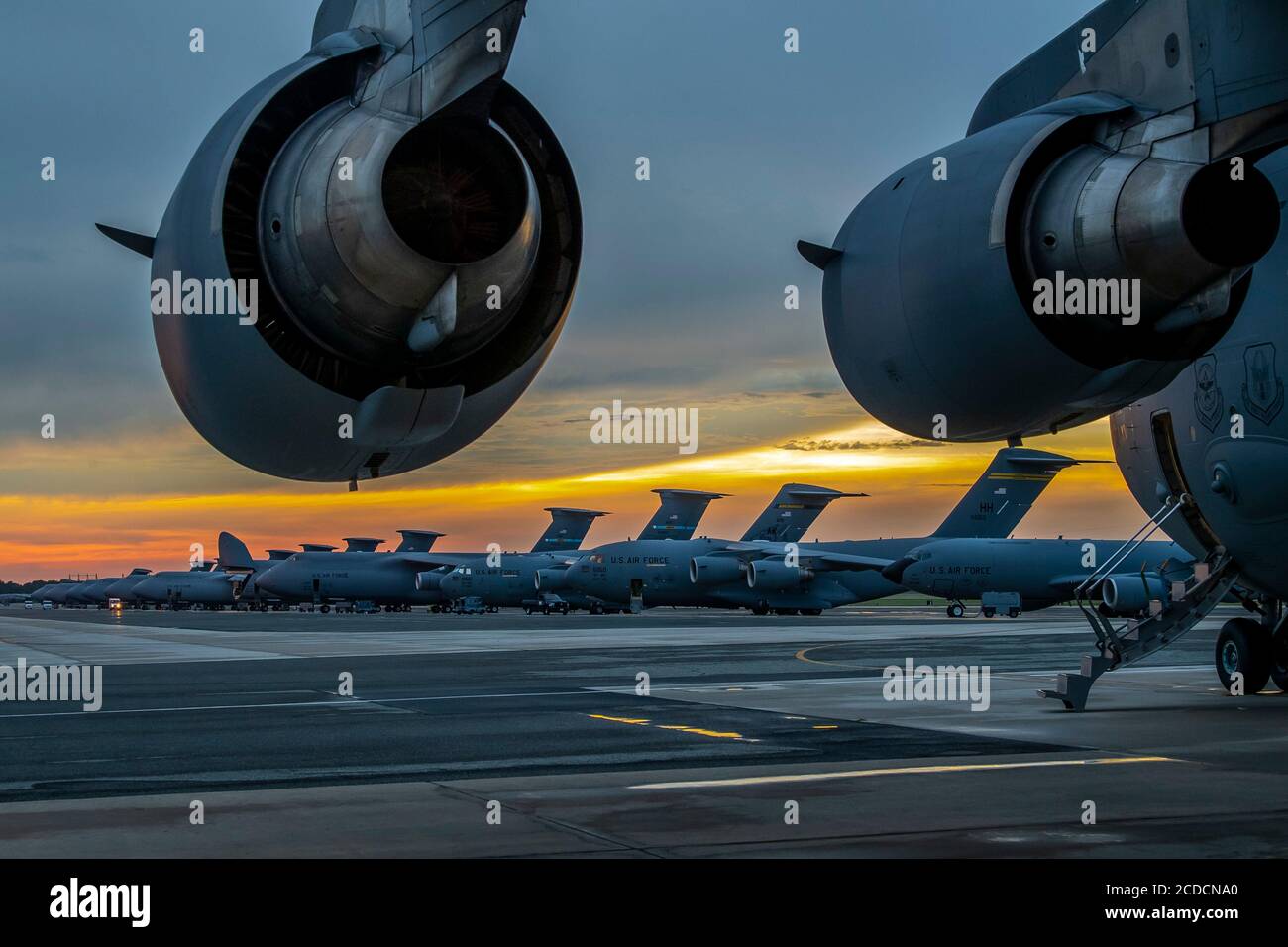 436th airlift wing hi-res stock photography and images - Alamy