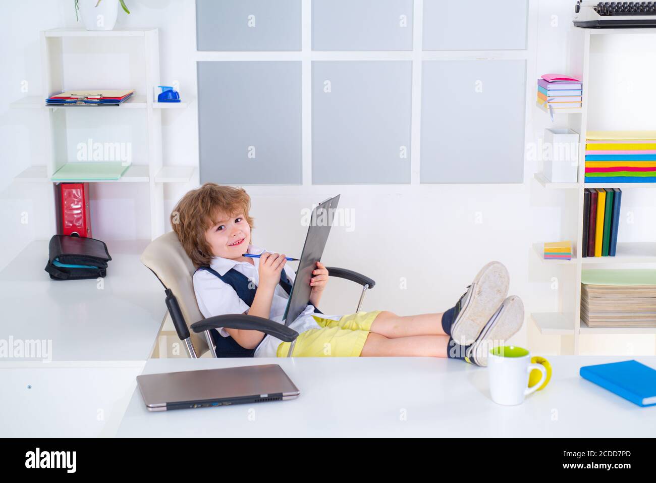 Family programmer hi-res stock photography and images - Alamy