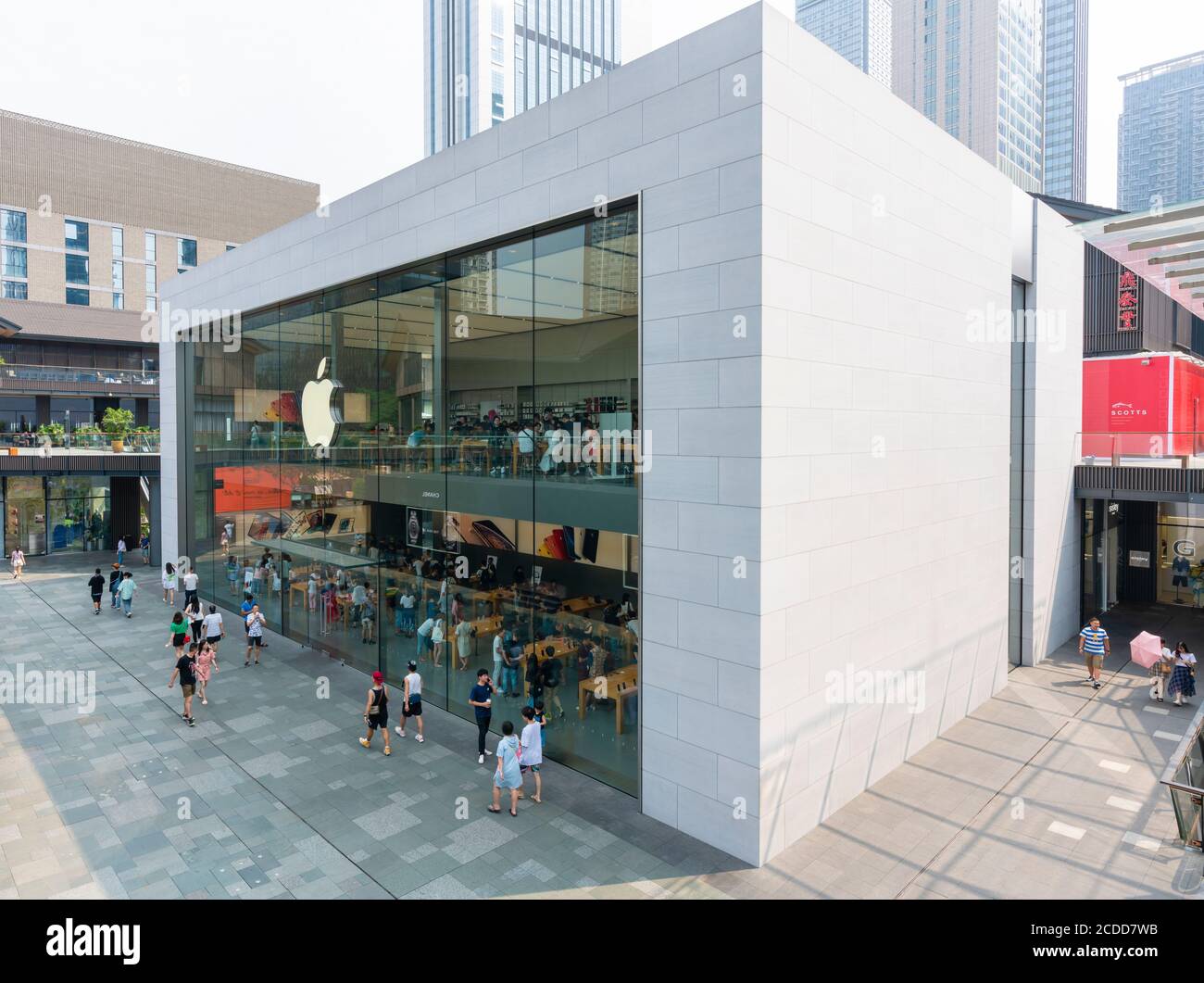 Apple computer store shop hi-res stock photography and images - Alamy