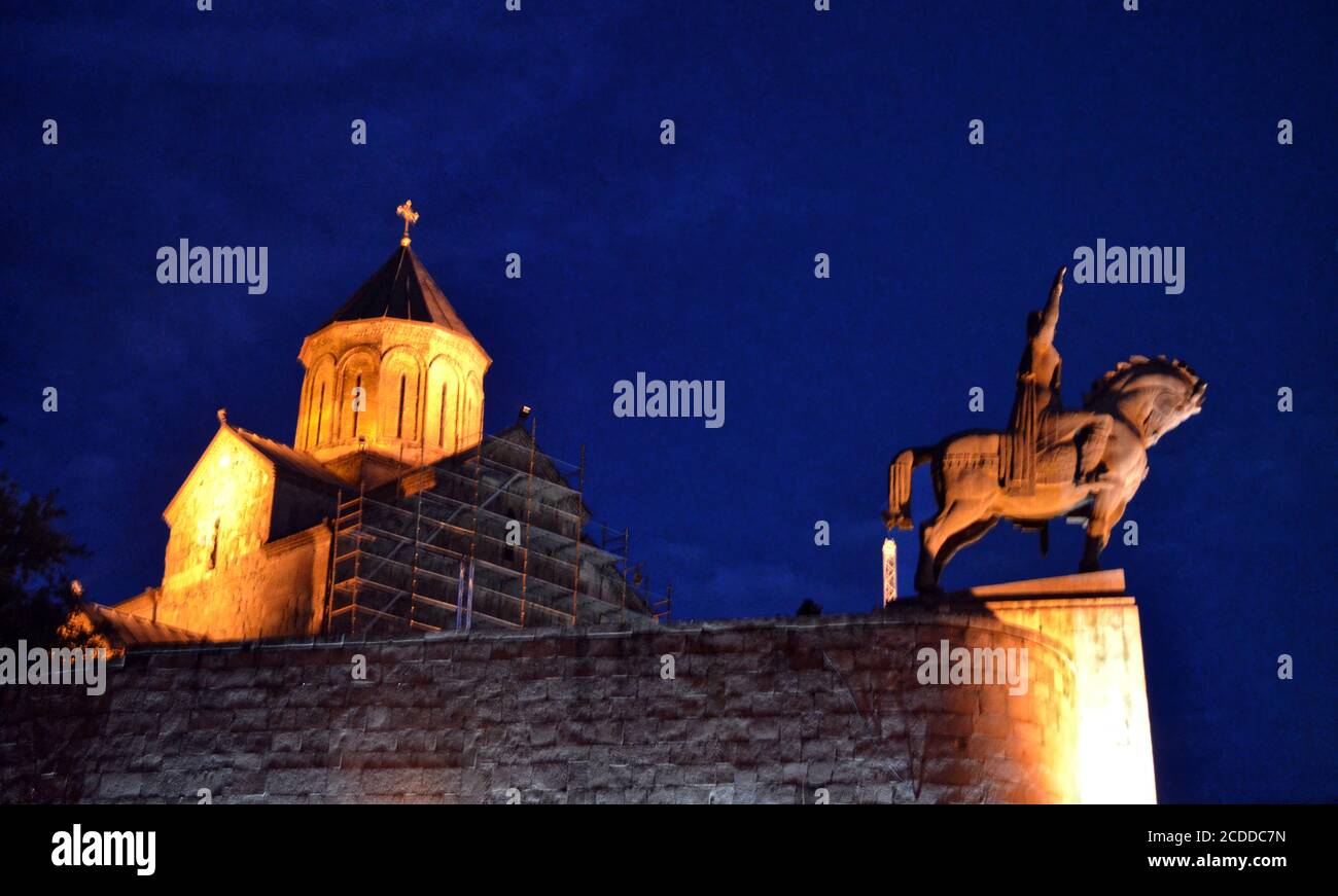 Tbilisi Statue of King Vakhtang Gorgasali by Metekhi Church Stock Photo ...