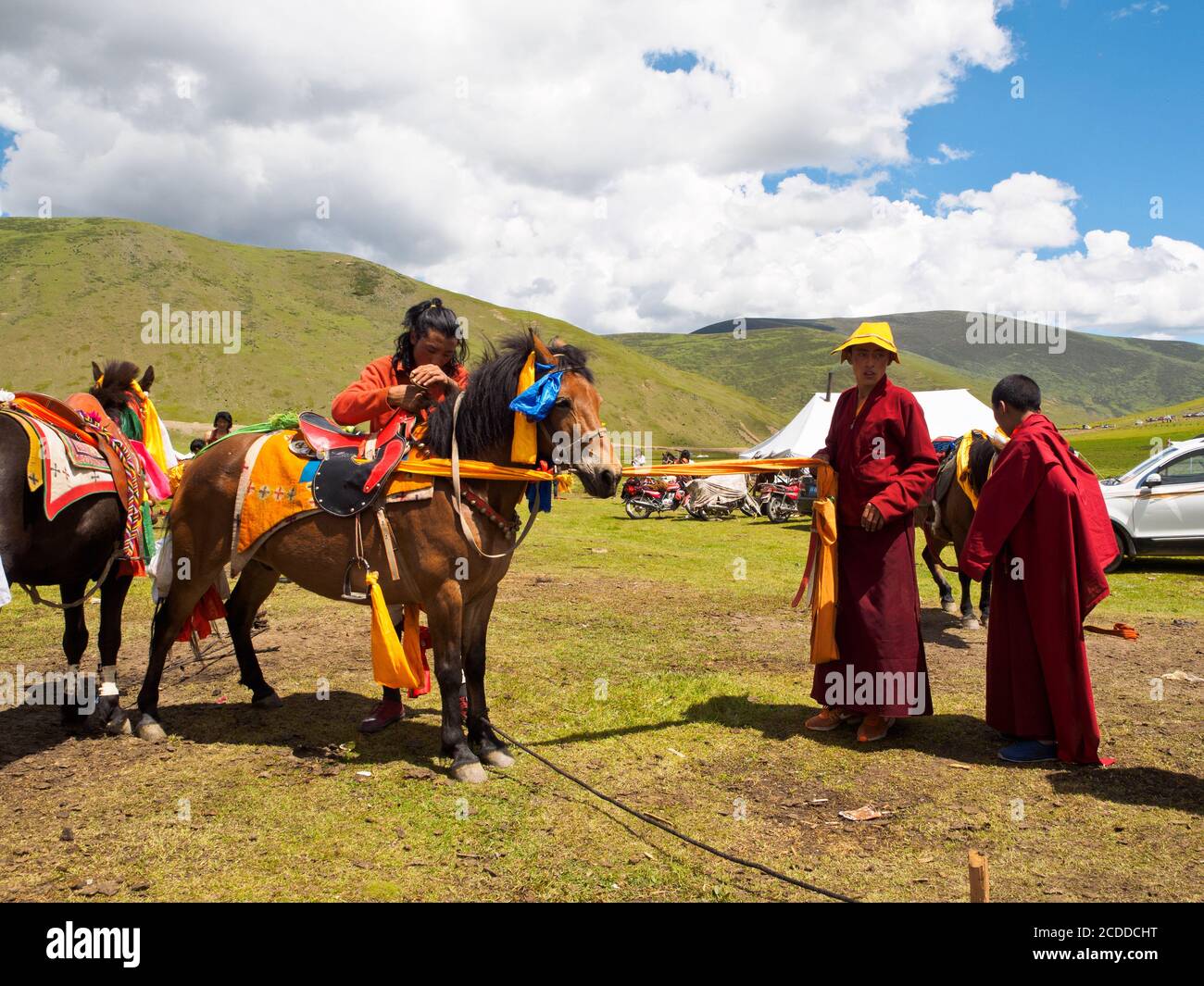 Group of men in house hi-res stock photography and images - Alamy