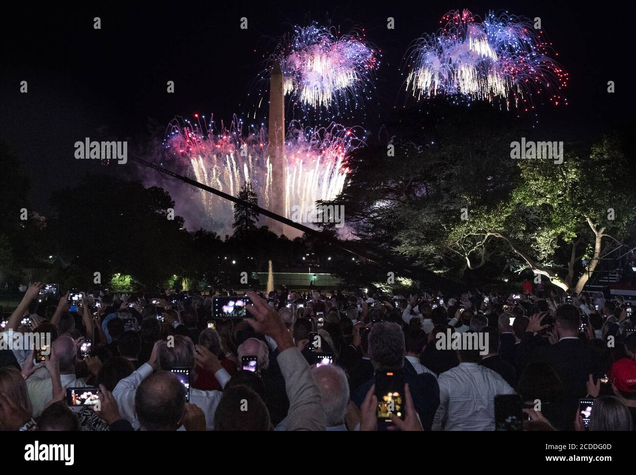 Fireworks explode over white house hi-res stock photography and images ...
