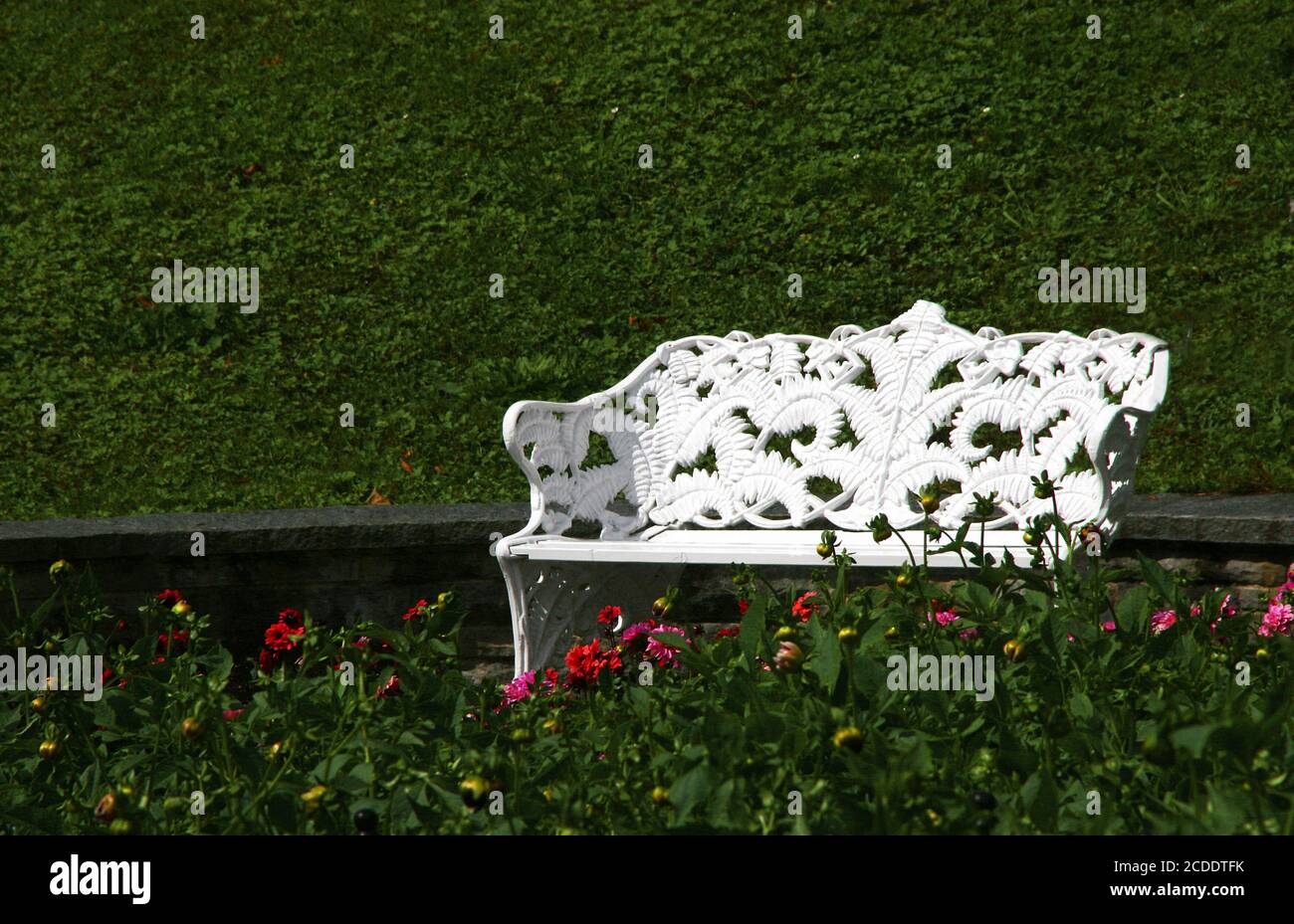 Park bank hi-res stock photography and images - Alamy