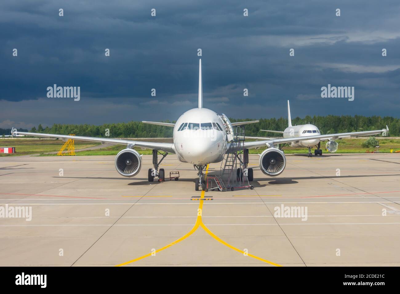 Jet engine testing hi-res stock photography and images - Alamy