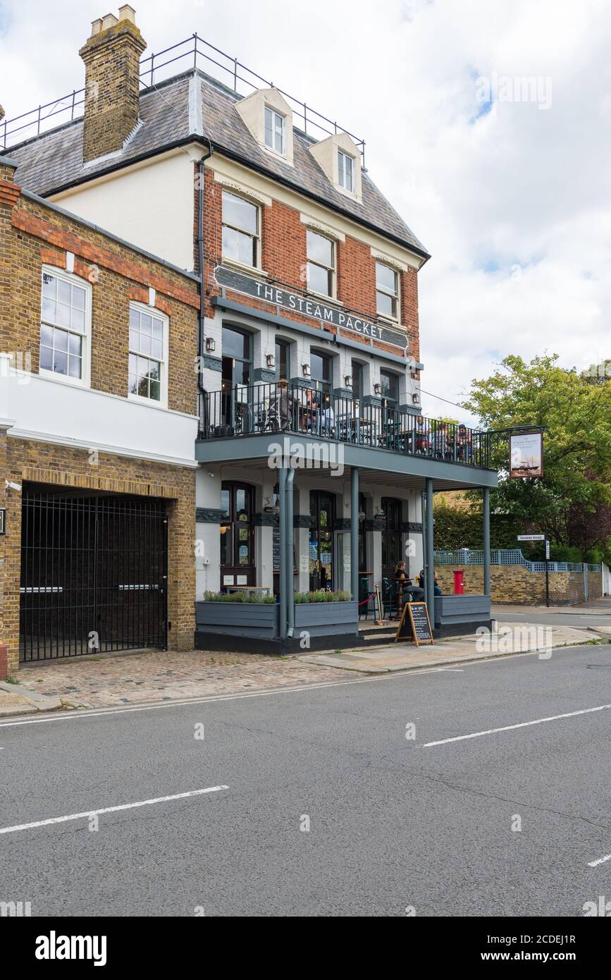 Packet house pub hi-res stock photography and images - Alamy